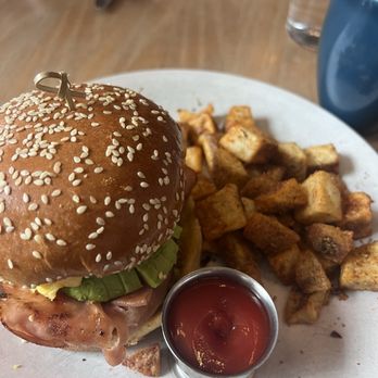 CIRA - Updated August 2024 - 1258 Photos & 522 Reviews - 200 N Green St ...