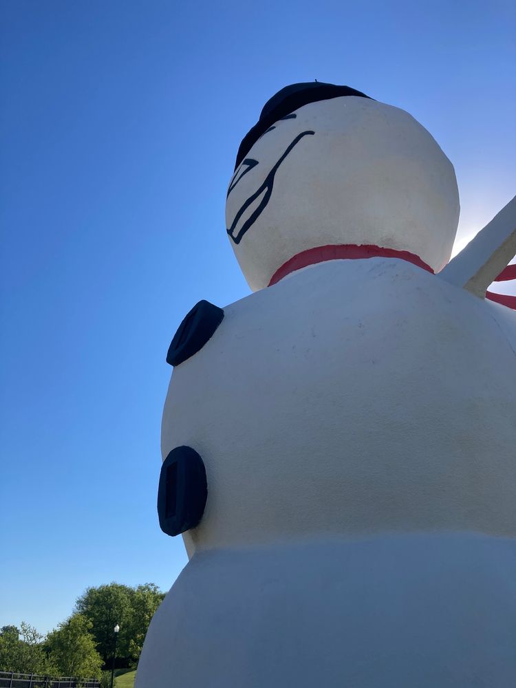 WORLDS LARGEST SNOWMAN - Updated July 2025 - 2601 Centennial, North ...
