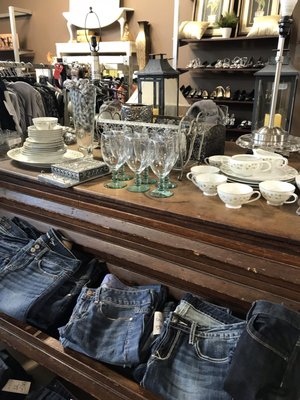 GOODWILL INDUSTRIES OUTLET STORE - Updated December 2025 - 28 Photos ...