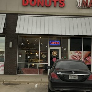 SUGAR LLAMAS - 17 Photos - 242 Rufe Snow Dr, Keller, Texas - Donuts ...