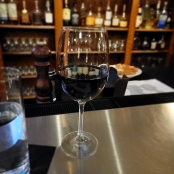 LEOGRETA - Updated July 2024 - 435 Photos & 248 Reviews - 301 W Main St ...