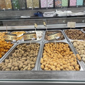 CHOCOLATE AND NUT KINGDOM - Updated November 2024 - 147 Photos & 32 ...