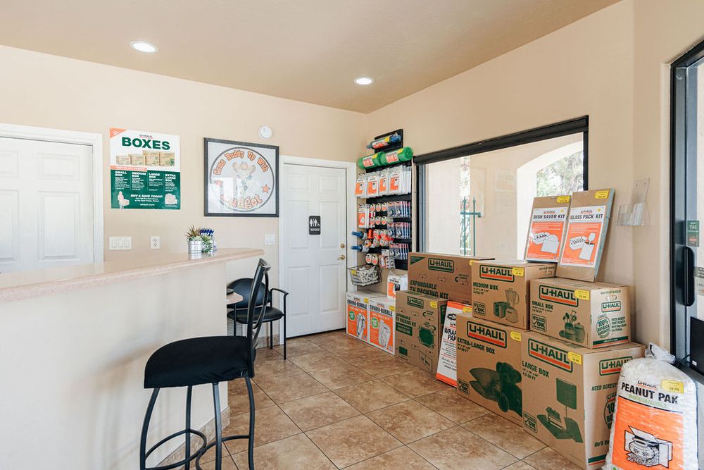 BUDGET MINI STORAGE - EAST 2ND STREET - Updated March 2025 - 14 Photos ...