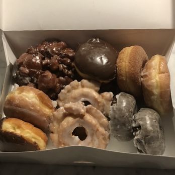 MOMO DONUTS - Updated May 2025 - 81 Photos & 103 Reviews - 636 Crown ...