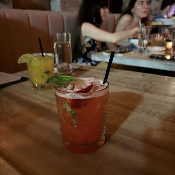 MONA - Updated October 2025 - 139 Photos & 67 Reviews - 1308 Chestnut ...