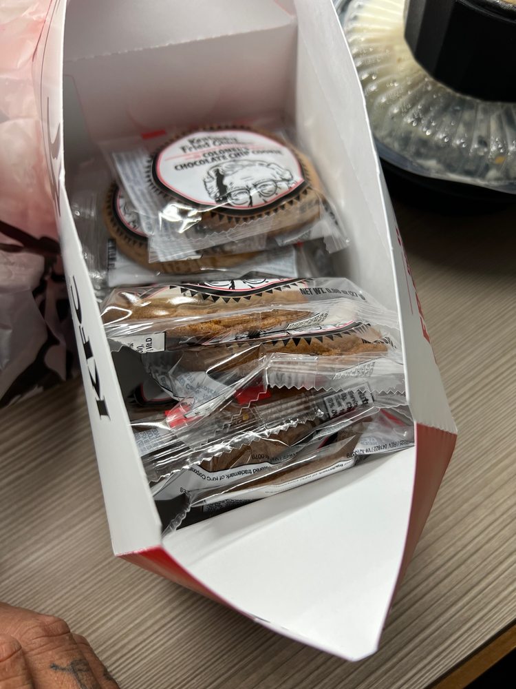 KFC - Updated August 2025 - 36 Reviews - 931 Riverdale St, West ...