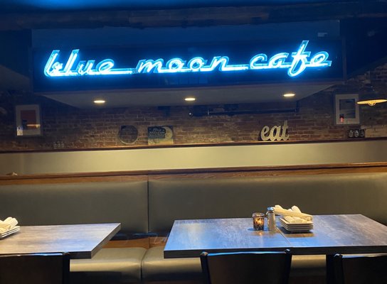 BLUE MOON KITCHEN & BAR - 46 Photos & 39 Reviews - 26 Millyard ...
