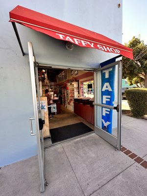CAROUSEL TAFFY - Updated December 2025 - 55 Photos & 46 Reviews - 115 ...