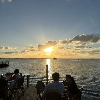 SUNDOWNERS - Updated May 2024 - 1206 Photos & 1027 Reviews - 103900 ...