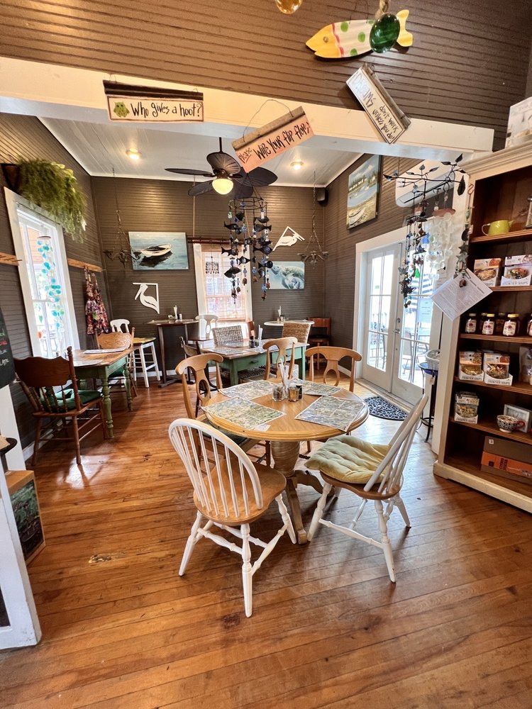 Tea House 650, Crystal River | Roadtrippers