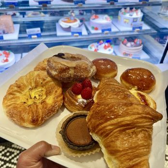 PARIS BAGUETTE - Updated May 2025 - 142 Photos & 30 Reviews - 4616 ...