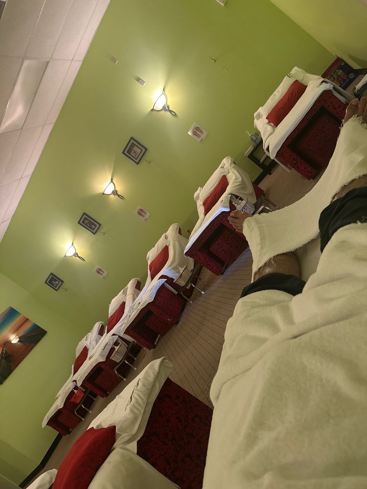 FOOTY ROOTY - Updated July 2024 - 13 Photos & 27 Reviews - 117 W Nolana ...