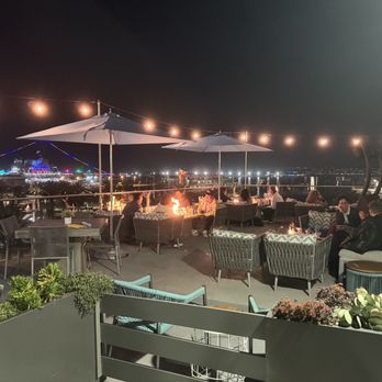 HARBOR & SKY ROOFTOP BAR AND LOUNGE - Updated January 2025 - 140 Photos ...