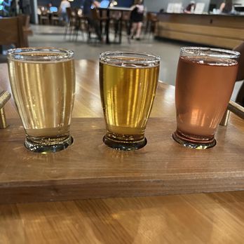 MINNEAPOLIS CIDER COMPANY - Updated October 2025 - 161 Photos & 81 ...