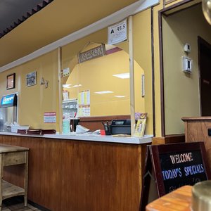 GUS FAMILY RESTAURANT - Updated September 2025 - 43 Photos & 32 Reviews ...