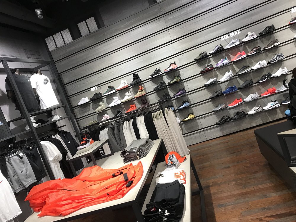 FOOTACTION USA - Updated May 2025 - 22 Reviews - 2160 Glendale Galleria ...