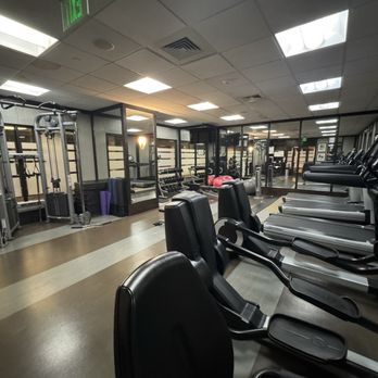 SKYBRIDGE SEATTLE AIRPORT HOTEL - Updated October 2025 - 31 Photos & 11 ...