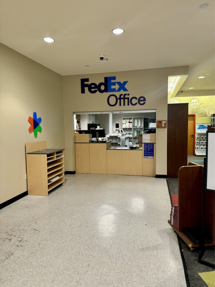 WASHINGTON UNIVERSITY CAMPUS STORE - Updated December 2025 - 54 Photos ...