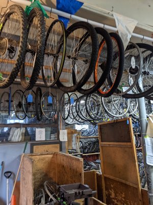 R COMMUNITY BIKES - Updated May 2026 - 10 Photos - 226 Hudson Ave ...