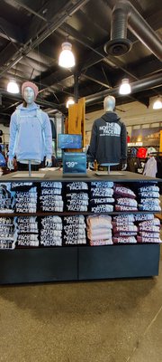 THE NORTH FACE GILROY PREMIUM OUTLETS - Updated April 2025 - 52 Photos ...