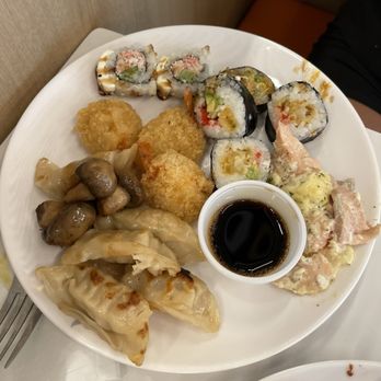 GOLDEN APPLE BUFFET - Updated June 2025 - 144 Photos & 71 Reviews ...