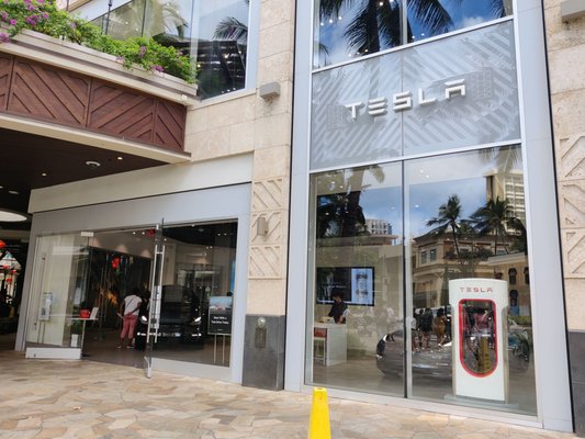 TESLA - Updated January 2026 - 105 Photos & 35 Reviews - 2330 Kalakaua ...
