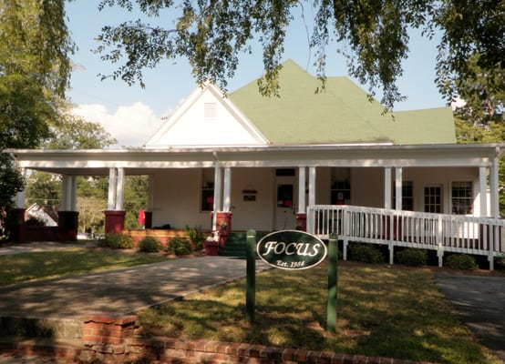 FOCUS - Updated January 2026 - 11 Photos - 232 Hamilton Square St ...