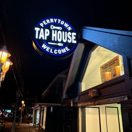 PERRYTOWN TAP HOUSE - Updated July 2025 - 52 Photos & 17 Reviews - 1002 ...