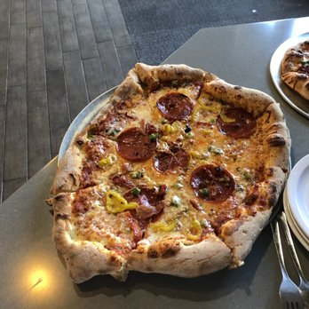 REVOLVE PIZZA KITCHEN - Updated December 2025 - 146 Photos & 132 ...