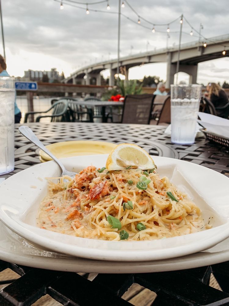 BOAT SHED - Updated June 2024 - 366 Photos & 598 Reviews - 101 Shore Dr ...