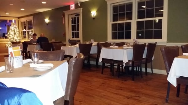 PINEWOOD PUB - Updated March 2025 - 26 Photos & 38 Reviews - 16 Terry ...