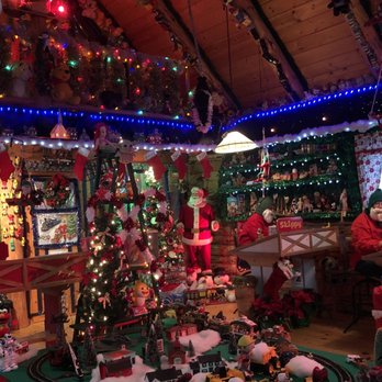 CARL BOZENSKI’S CHRISTMAS VILLAGE - Updated December 2025 - 31 Photos ...