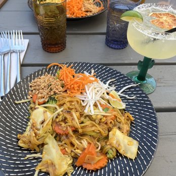 LOCAL ASIAN BISTRO - 148 Photos & 118 Reviews - 10706 NW Lakeshore Ave ...