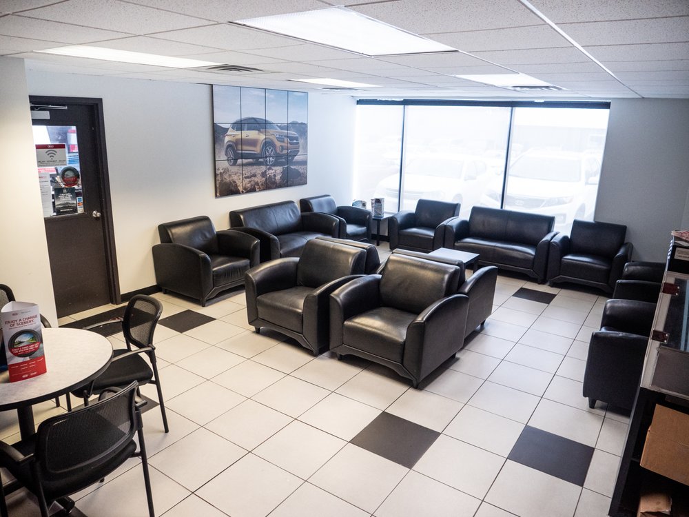 OAKES KIA - Updated October 2025 - 34 Photos & 99 Reviews - 2900 ...