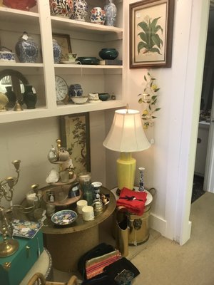 MOCKINGBIRD MANOR ANTIQUES - 21 Photos - Antiques - 4417 N Western Ave ...