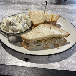 RED ROCK CAFE AND SPORTS BAR - Updated July 2025 - 170 Photos & 109 ...