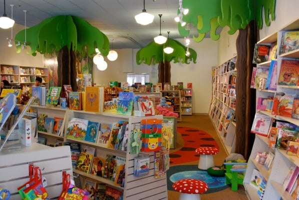 THE READING BUG - Updated December 2025 - 64 Photos & 167 Reviews - 785 ...