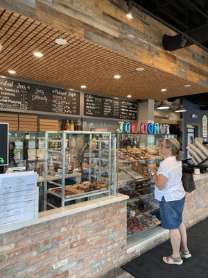 JOE DONUT MT PROSPECT - Updated December 2025 - 82 Photos & 73 Reviews ...