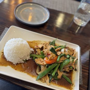 THAI TABLE - Updated December 2025 - 148 Photos & 70 Reviews - 5221 ...