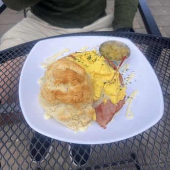 ATOMIC BISCUIT - Updated May 2025 - 72 Photos & 52 Reviews - 401 E ...