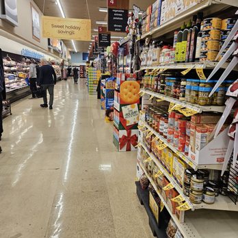 VONS - Updated December 2025 - 214 Photos & 242 Reviews - 301 N Pass ...