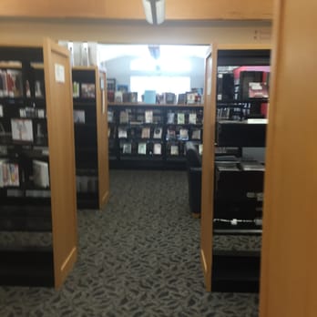 NORFOLK PUBLIC LIBRARY - Updated August 2025 - 14 Photos - 2 Liberty Ln ...