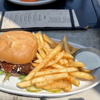 PENROSE TAPHOUSE & EATERY - Updated January 2026 - 228 Photos & 255 ...