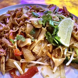 SEA THAI BISTRO - Updated December 2025 - 690 Photos & 654 Reviews ...