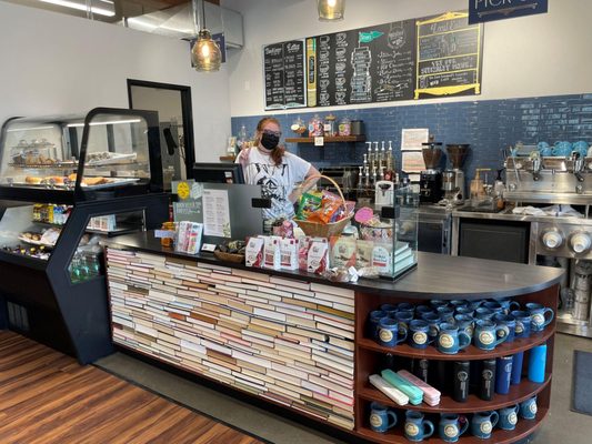 ROUNDABOUT BOOKS - Updated January 2026 - 56 Photos & 45 Reviews - 900 ...