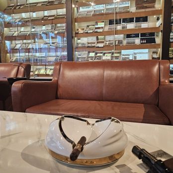 CITY CIGAR LOUNGE - Updated December 2025 - 196 Photos & 39 Reviews ...