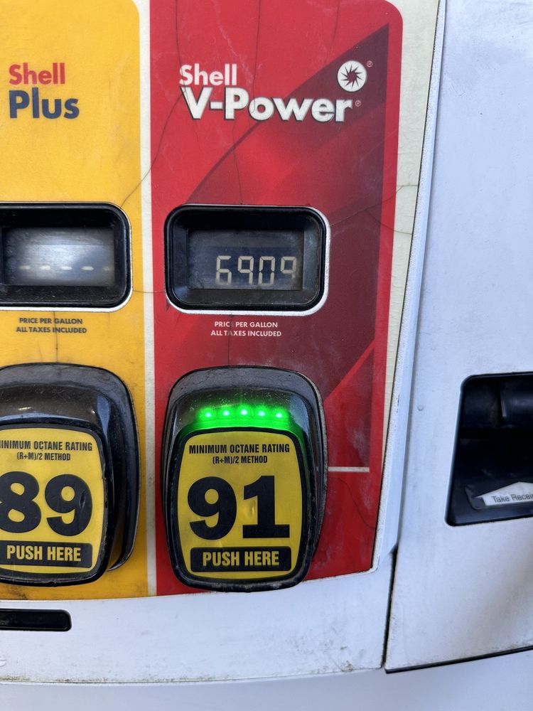 MAMMOTH SHELL MART - Updated October 2025 - 15 Photos & 20 Reviews ...