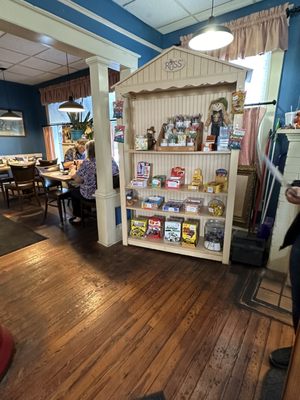 PO FOLKS - Updated December 2025 - 68 Photos & 74 Reviews - 400 Ohio ...