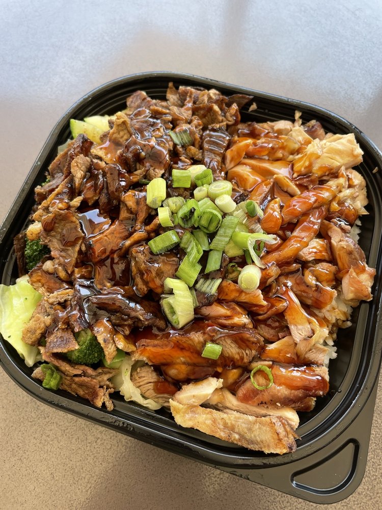 YOGIS GRILL - 161 Photos & 247 Reviews - 2000 E Rio Salado Pkwy, Tempe ...