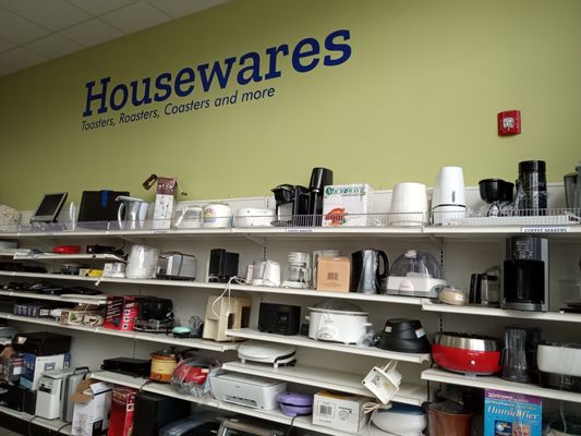 GOODWILL STORE & DONATION CENTER - Updated January 2026 - 13 Photos ...